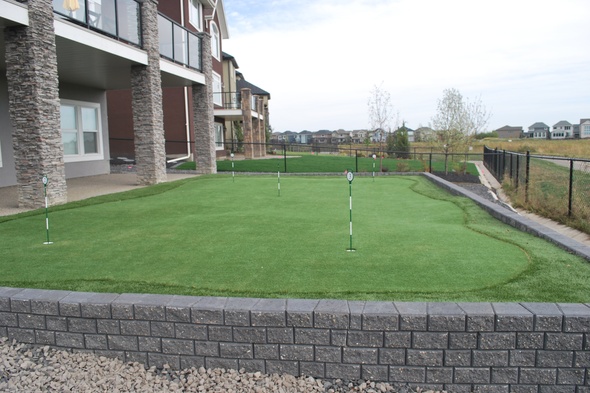 How Much Does a Backyard Putting Green Cost? | Southwest Greens of Austin